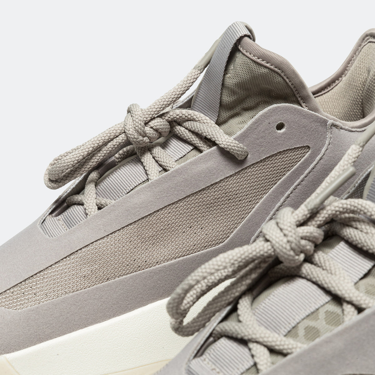 Athletics II Basketball Low - Putty Beige/Putty Beige | UP THERE