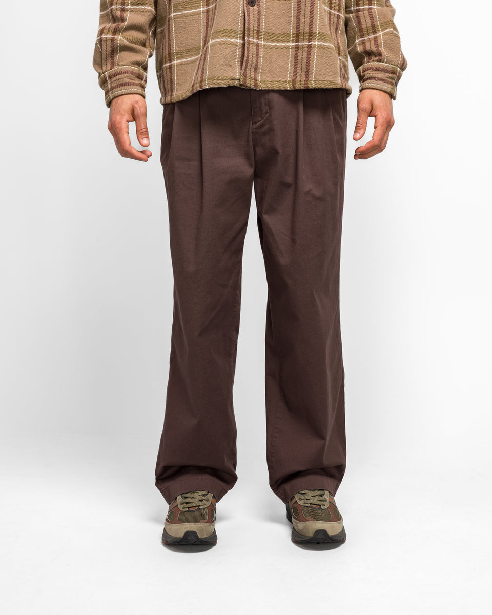 Norse Projects - Benn Relaxed Twill Pleated Trouser - Seal Brown | UP THERE