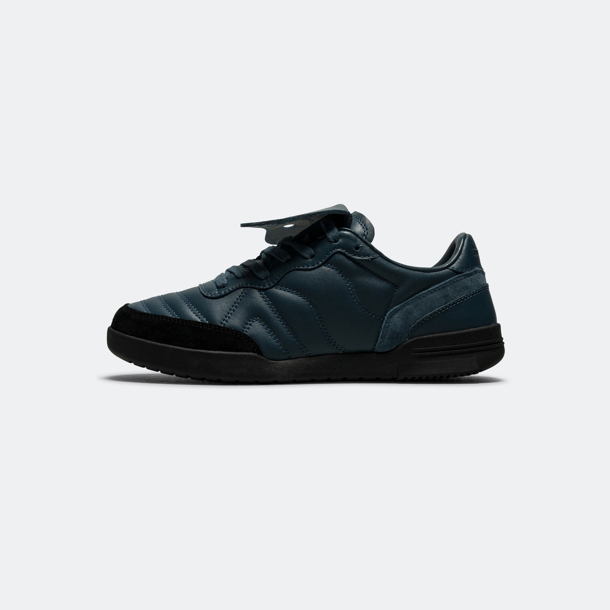 5861 Silo - Navy/Black | UP THERE