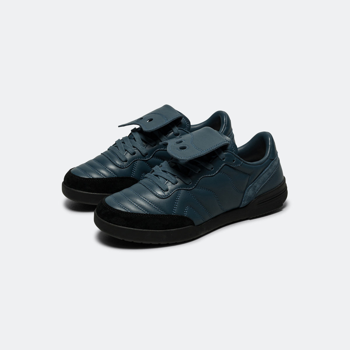 5861 Silo - Navy/Black | UP THERE